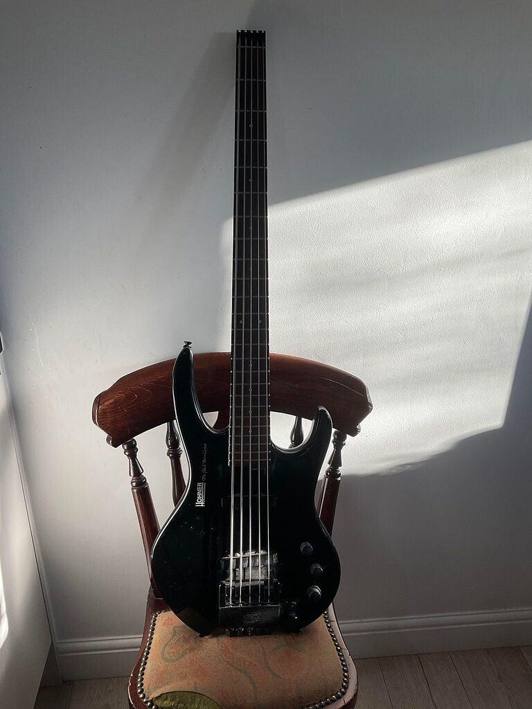 Hohner The Jack Bass Custom - Other Instruments (Guitars, Recorder ...